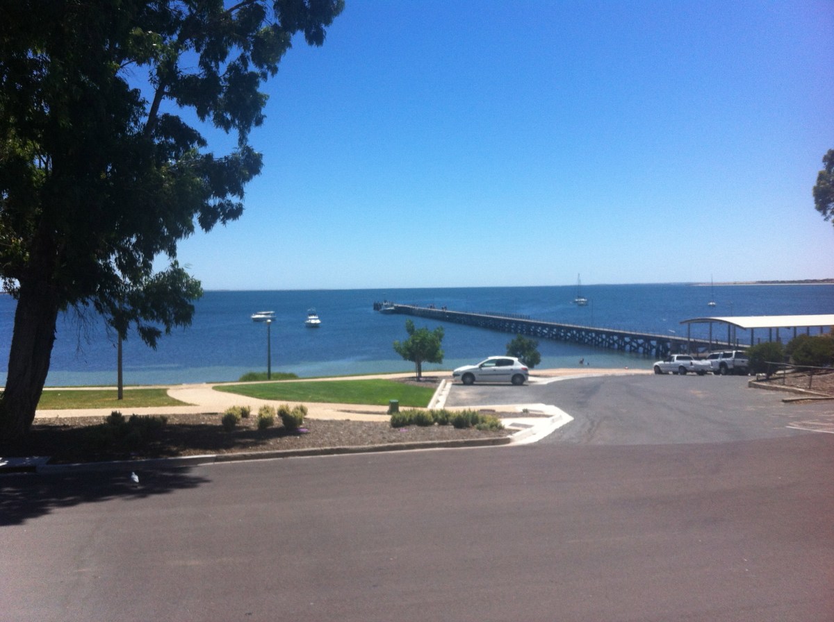 Streaky Bay – Hit The Toad